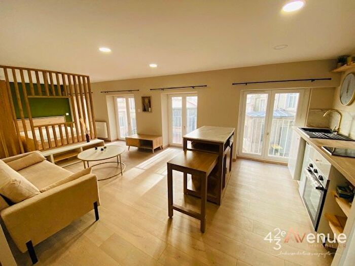 Appartement à louer - Saint-Étienne, Centre-ville, Peuple, Chavanelle - 1 pièce