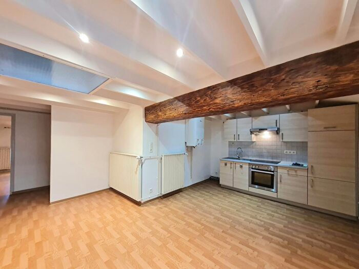 Appartement à louer - Remiremont - 4 pièces - 3 chambres