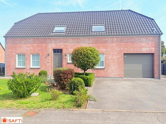 Estreux - Maison 8 pièces à vendre