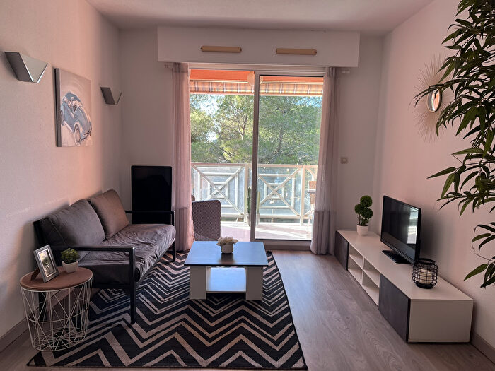 Appartement à vendre - Saint-Raphaël, Les Arênes - 2 pièces - 1 chambre