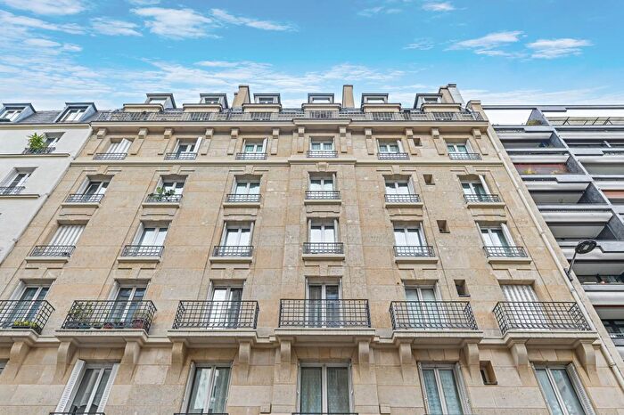Appartement à vendre - Paris e , Léon-Blum, Folie-Regnault - 3 pièces - 2 chambres