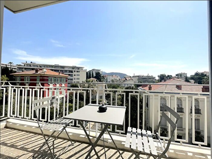 Appartement à louer - Nice, Cimiez - 2 pièces - 1 chambre