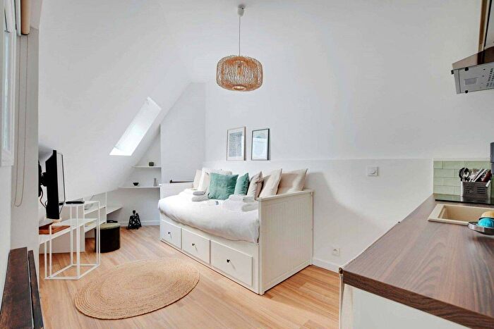 Appartement 1 pièce à louer à Saint Philippe du Roule, Paris ème arrondissement