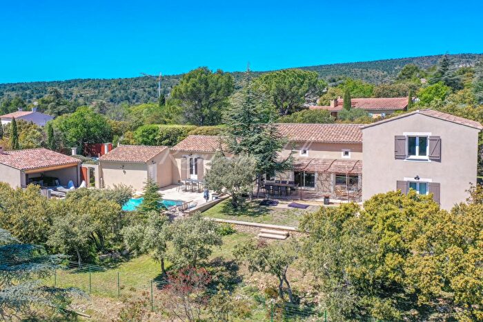 Maison à vendre - Cabrières-dAvignon - 7 pièces - 5 chambres