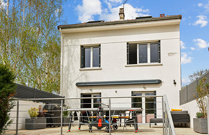 Maison 8 pièces à Chatou, Est, à vendre