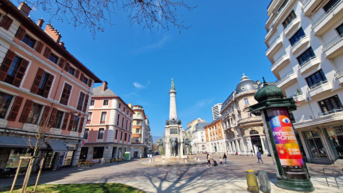 Chambéry, Centre-ville : Appartement 7 pièces à vendre