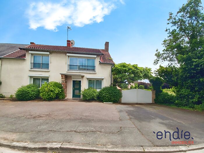 Maison à vendre - Commentry - 5 pièces - 3 chambres