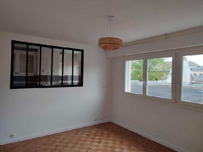 Appartement à louer - Orléans - 2 pièces - 1 chambre