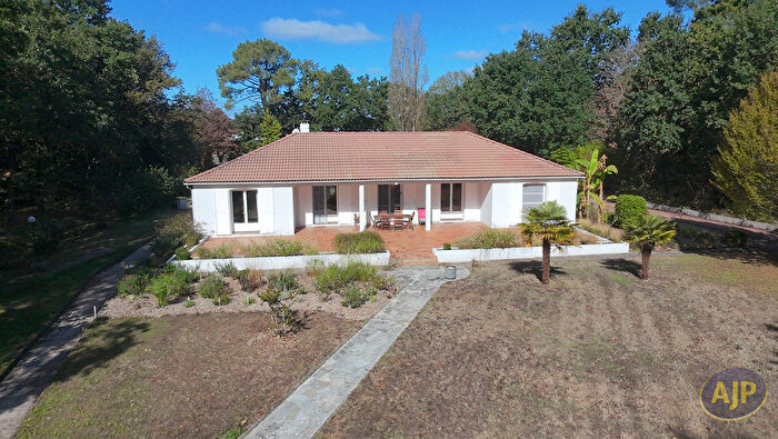 Maison 6 pièces à Soullans, à vendre
