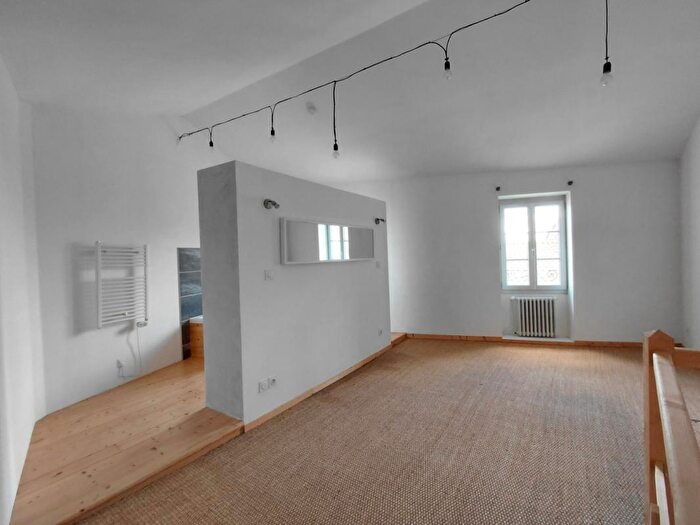 Maison 3 pièces à Châtel-Guyon, à louer