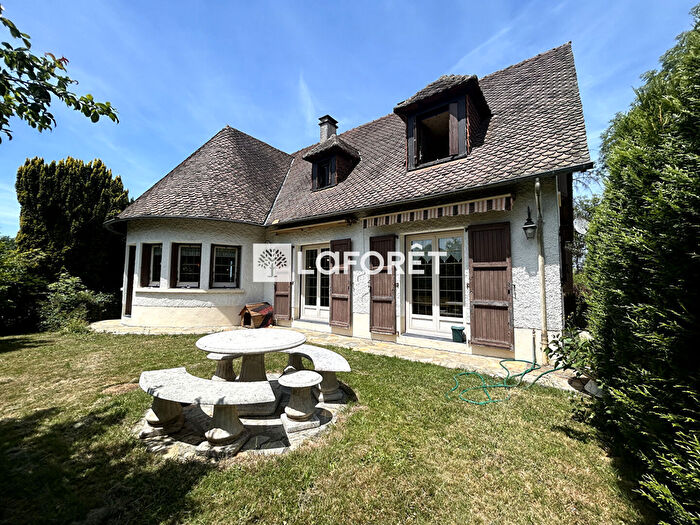 Maison 6 pièces à vendre à Saint-Santin-Cantalès
