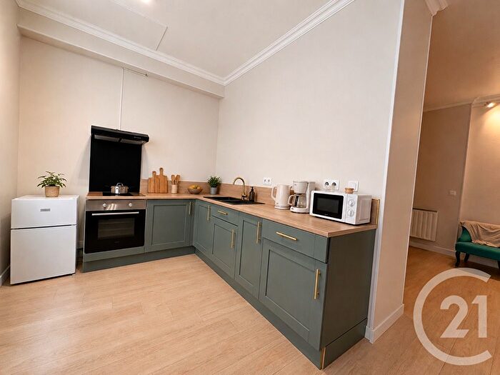 Lourdes, Centre-ville, Place Peyramale, Gare - Appartement 1 pièce à vendre