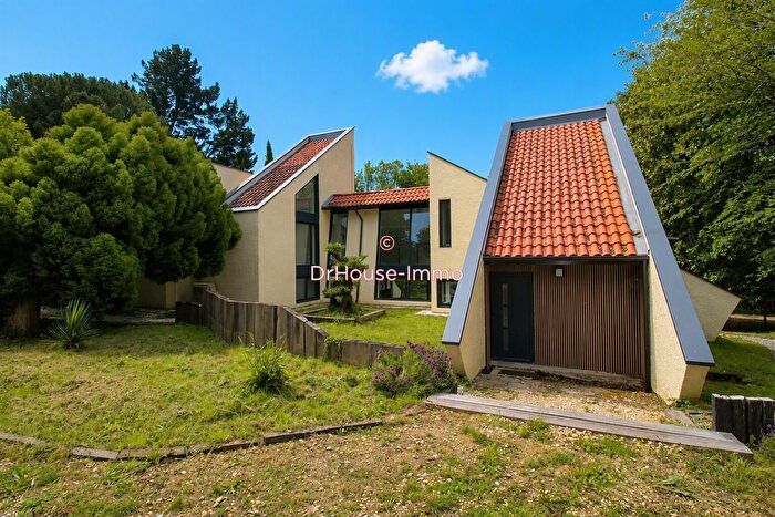 Carignan-de-Bordeaux : Maison 8 pièces à vendre