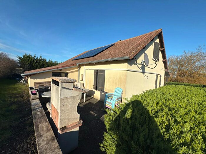 Maison à vendre - Saint-Gal-sur-Sioule - 6 pièces - 4 chambres