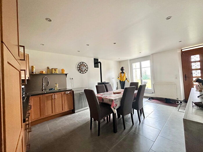 Maison à vendre - Montmirail - 4 pièces - 3 chambres