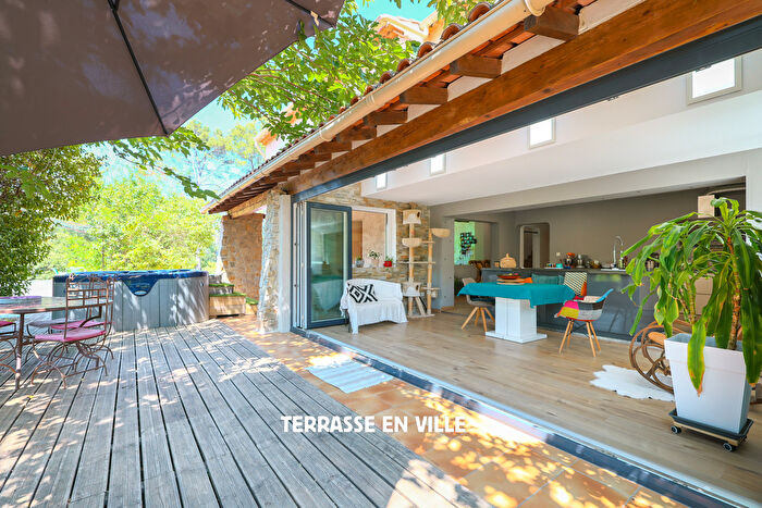 Maison à vendre - Carnoules - 8 pièces - 5 chambres