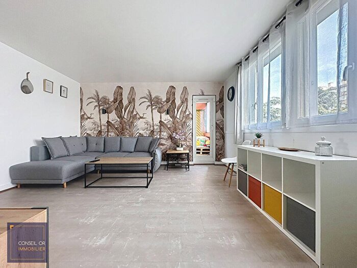 Haute Roche Ouest, Oullins-Pierre-Bénite - Appartement 3 pièces à louer