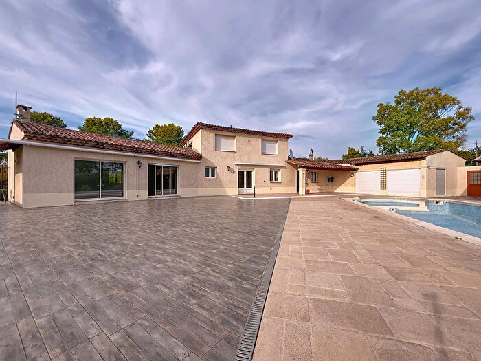 Maison à vendre - Bagnols-en-Forêt - 11 pièces