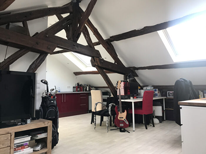 Maisons à vendre et appartements à louer - 1