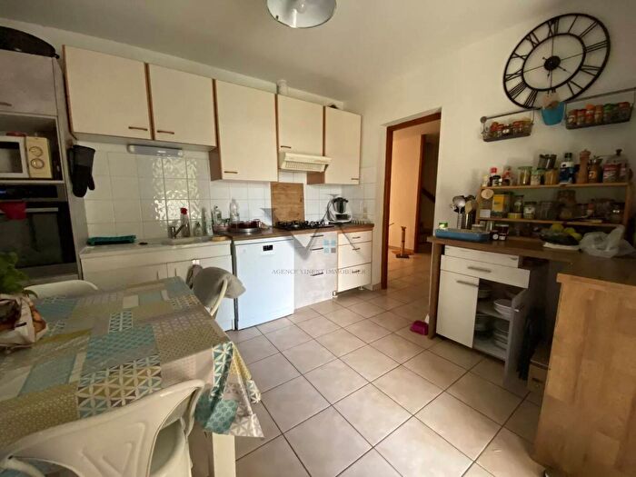 Maison à louer - Alexis-Montlouis, Montélimar - 6 pièces - 4 chambres