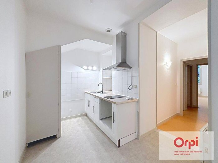 Appartement à louer - Cité Bretonnie-Chatelet-Favieres-Conches, Montluçon - 2 pièces - 1 chambre