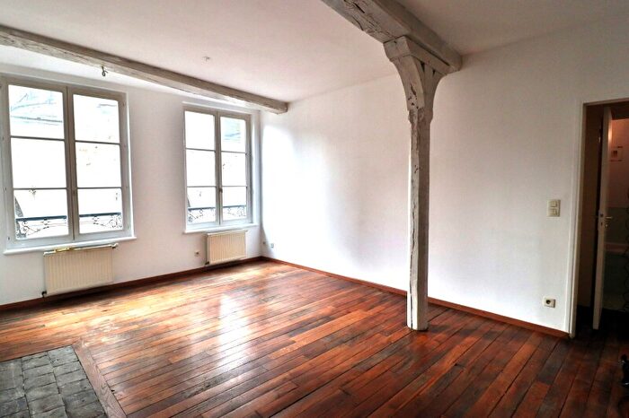 Appartement à louer - Troyes, Cathédrale - 3 pièces - 2 chambres