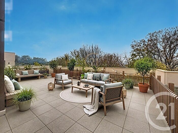 Appartement à vendre - Lyon e  - 5 pièces - 3 chambres