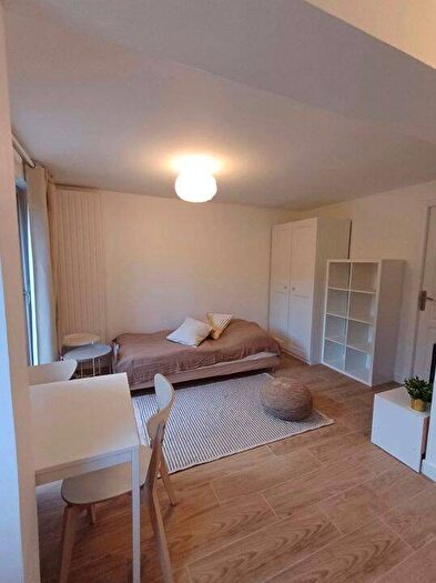 Appartement 1 pièce à Meissonier, Poissy, à louer