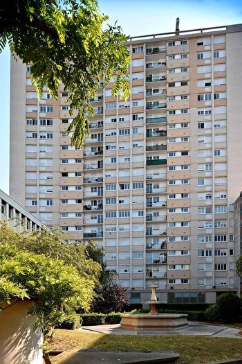 Appartement à louer - Pont de Flandre, Paris ème arrondissement - 3 pièces - 2 chambres