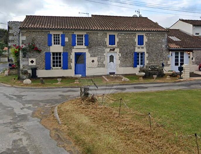Maison 7 pièces à Pisany, à vendre