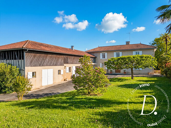 Maison à vendre - Seissan - 9 pièces - 4 chambres