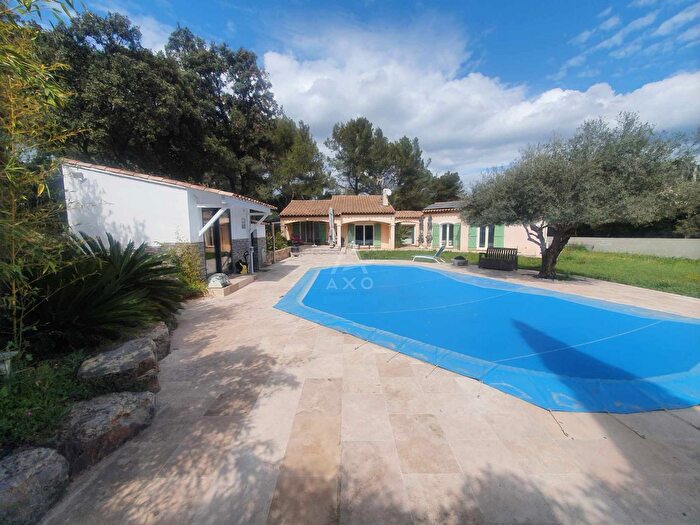 Maison à vendre - La Crau - 6 pièces - 3 chambres