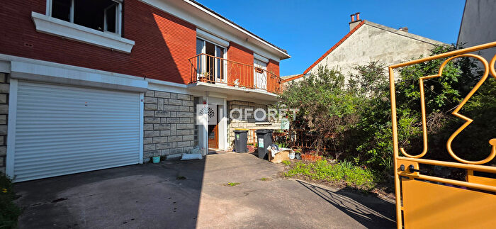 Maison à vendre - Saint-Denis, Floréal, Saussaie, Courtille - 4 pièces - 2 chambres