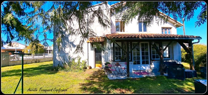 Maison 8 pièces à Couhé, à vendre