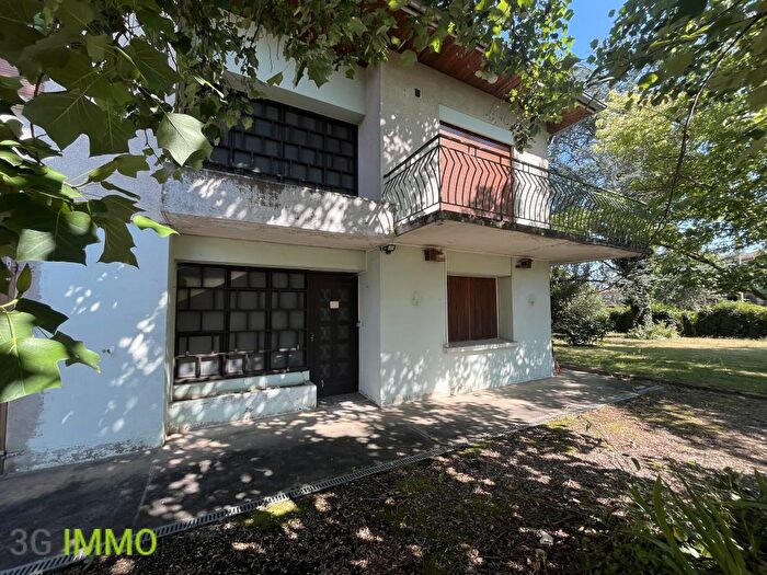 Maison à vendre - Châtillon-sur-Chalaronne - 6 pièces - 5 chambres