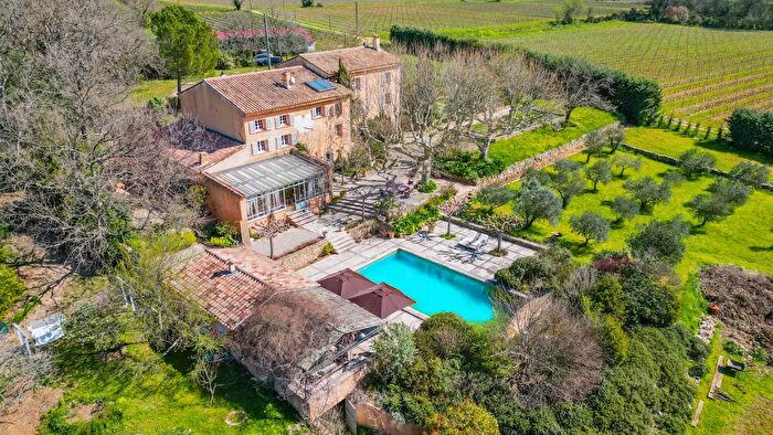 Maison à vendre - Le Val - 10 pièces - 4 chambres