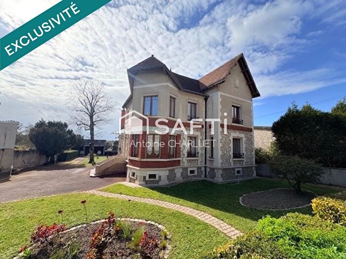 Maison à vendre - Châtillon-sur-Indre - 9 pièces - 6 chambres