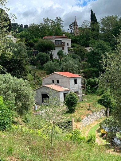 Maison 4 pièces à vendre à Contes