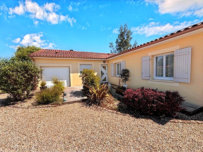 Maison 4 pièces à Saint-Pierre-dEyraud, à vendre