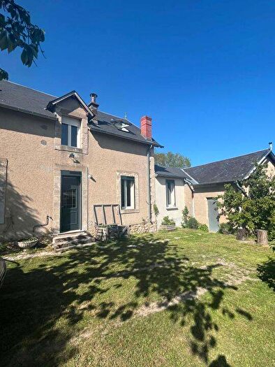 Moulins-sur-Yèvre : Maison 4 pièces à louer