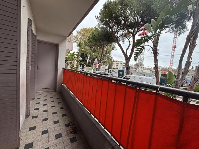 Appartement à louer - Cagnes-sur-Mer, Centre-ville - 3 pièces - 2 chambres
