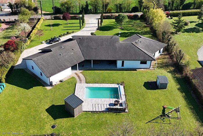Maison 8 pièces à vendre - Ruffec