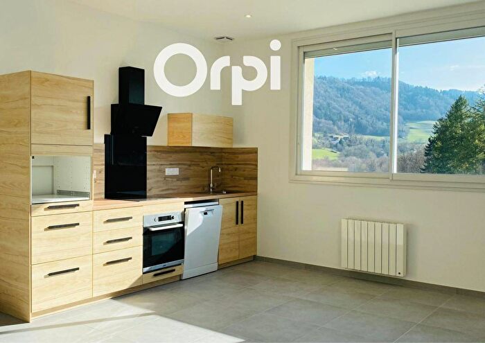 Appartement à louer - Saint-Geoire-en-Valdaine - 4 pièces - 3 chambres