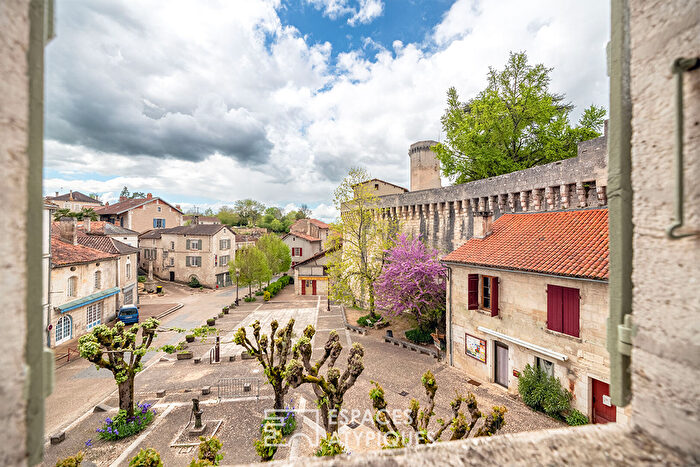 Maison 12 pièces à vendre à Bourdeilles