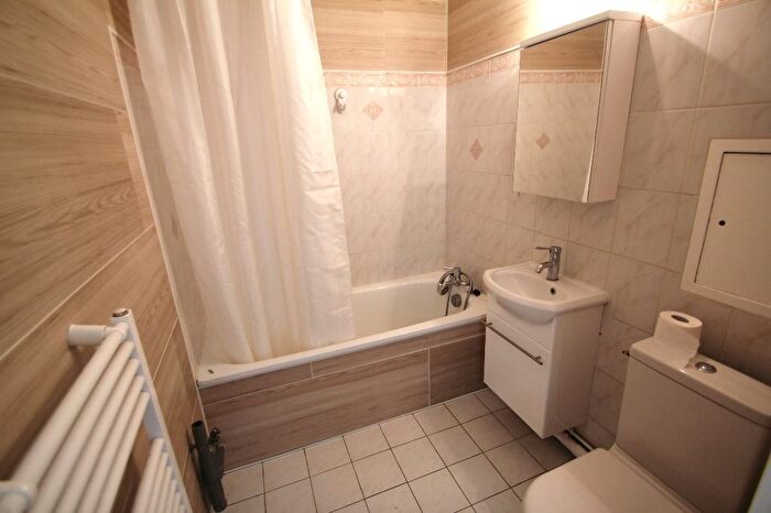 Appartement à louer - Chennevières-sur-Marne, La Maillarde - 1 pièce - 1 chambre