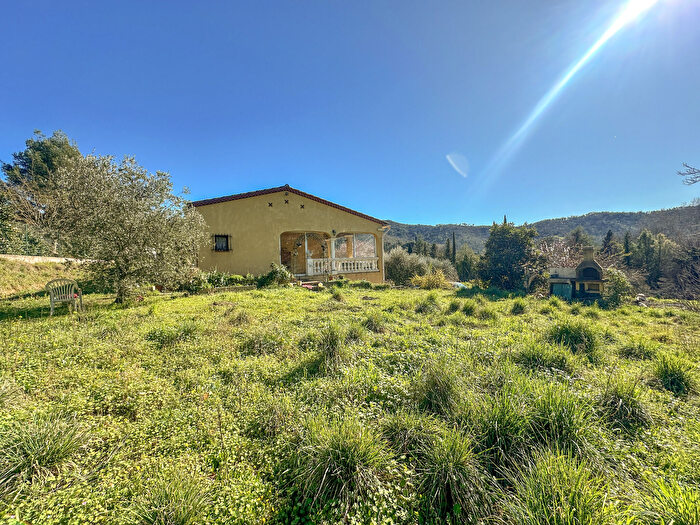 Maison à vendre - Collobrières - 5 pièces - 3 chambres