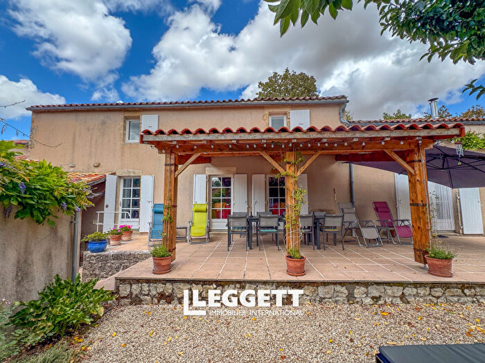 Maison 8 pièces à Saint-Hilaire-des-Loges, à vendre
