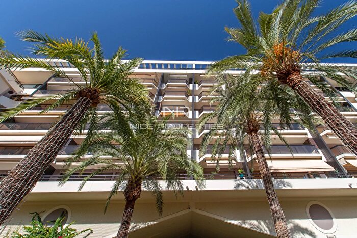 Appartement à vendre - Cannes, Centre-ville - 3 pièces - 2 chambres