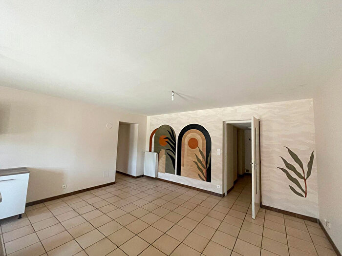 Appartement à louer - Quenoche - 4 pièces - 3 chambres