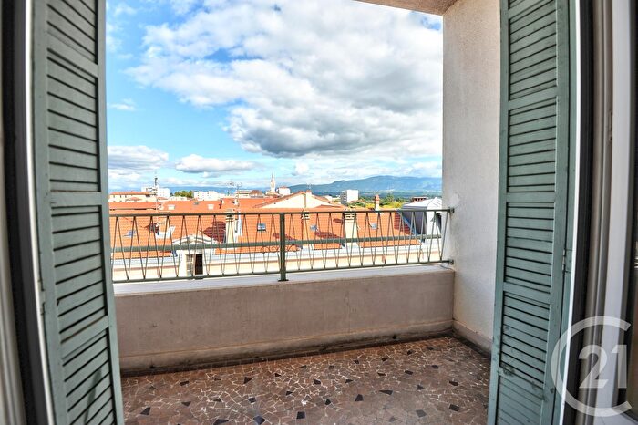 Appartement à louer - Romans-sur-Isère, Centre-ville - 3 pièces - 2 chambres